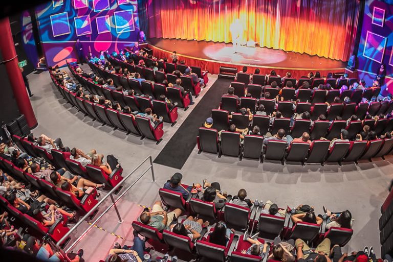 口コミで人気！グアムのマジックショーが面白い！ | コンチャWEB